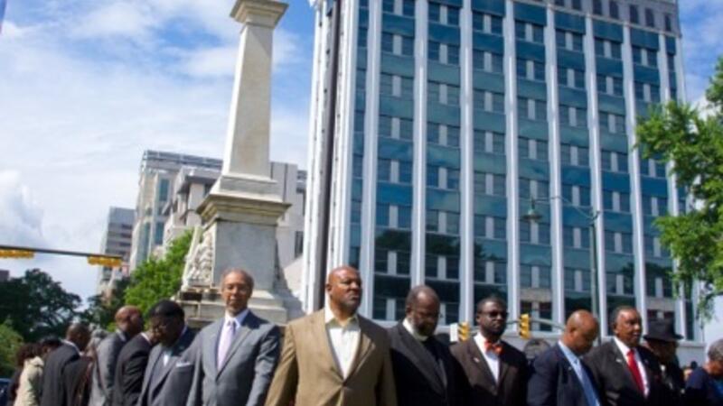 Photo Captures Powerful Protest of Confederate Flag Two Months Before ...